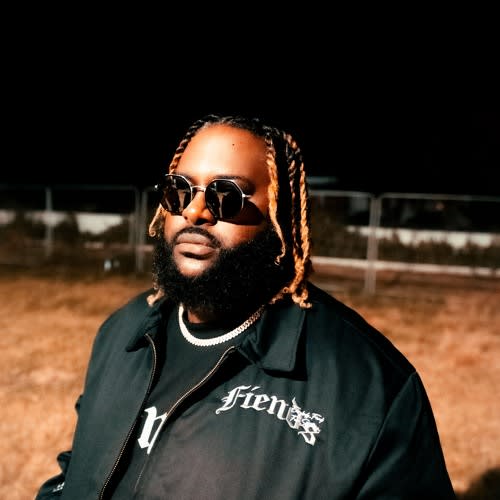 Bas · Tour dates, music & more