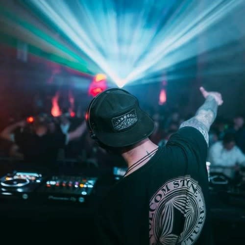 Eklips (Aka Suka ︎) · Tour dates, music & more