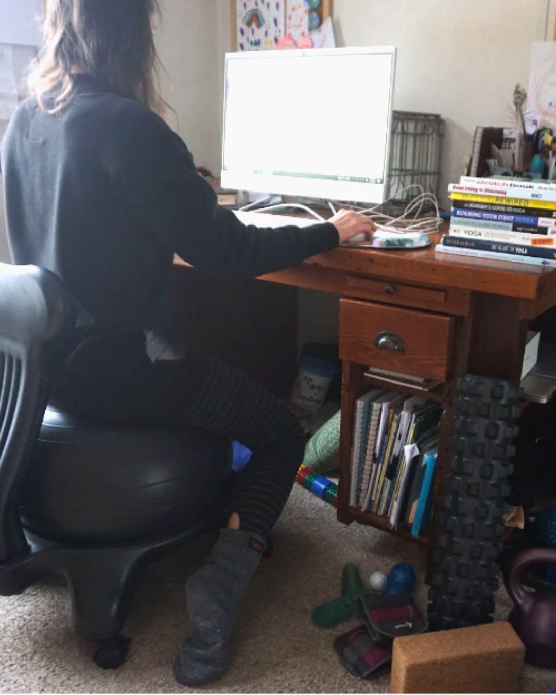 Desk Job Exercise: 4 Tips for a Runner-Friendly Workstation | by Brynn ...