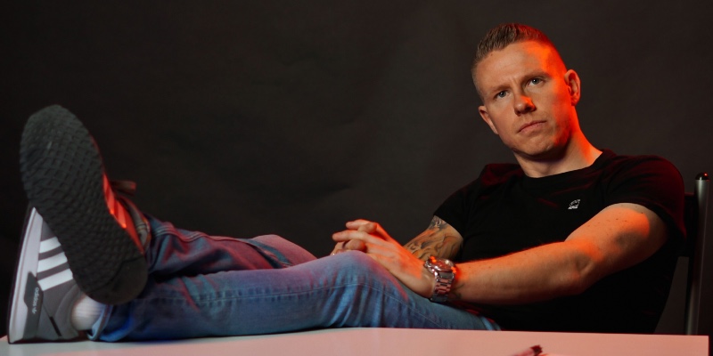 Sebastian Henseler - Rapper aus Niederkassel | mukken