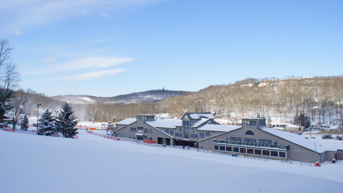 Winter in the Pocono Mountains | Skiing & Sleigh Rides