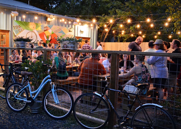 ‘Hops’ Around Houston: Quench Your Thirst At These Local Breweries