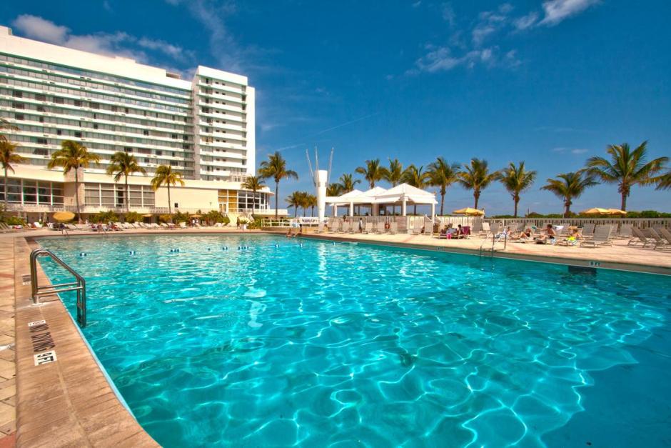 Deauville Beach Resort: Miami Hotels | MiamiAndBeaches.com