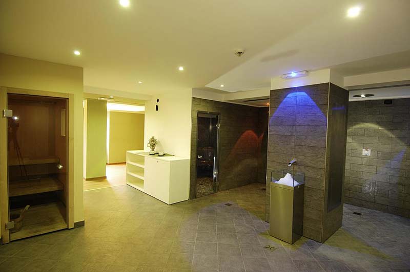 Hotel Locanda Locatori - Skidresor Passo Tonale 26/27 | SKILINK
