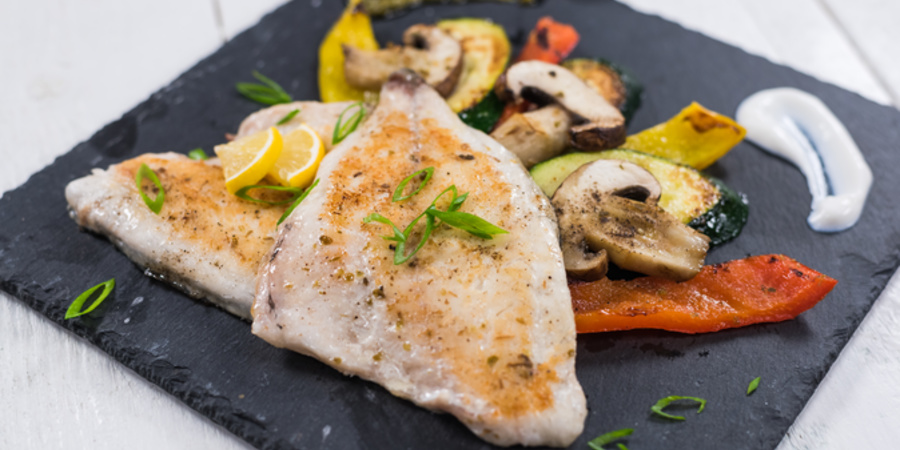 Rețetă file de doradă cu zucchini, ciuperci și ardei gras din categoria ...