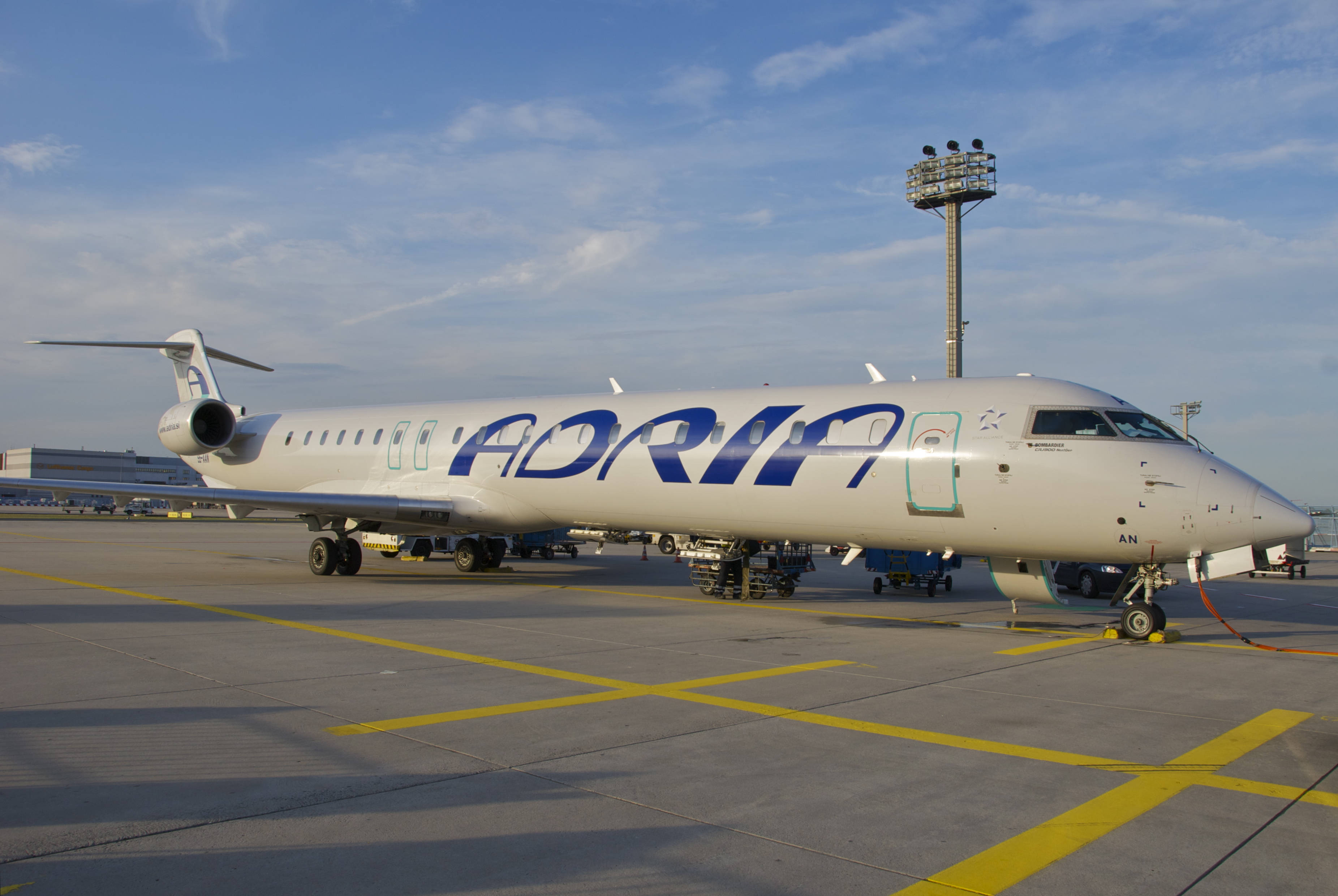 Adria Airways Bombardier CRJ-900LR - Star Alliance Virtual