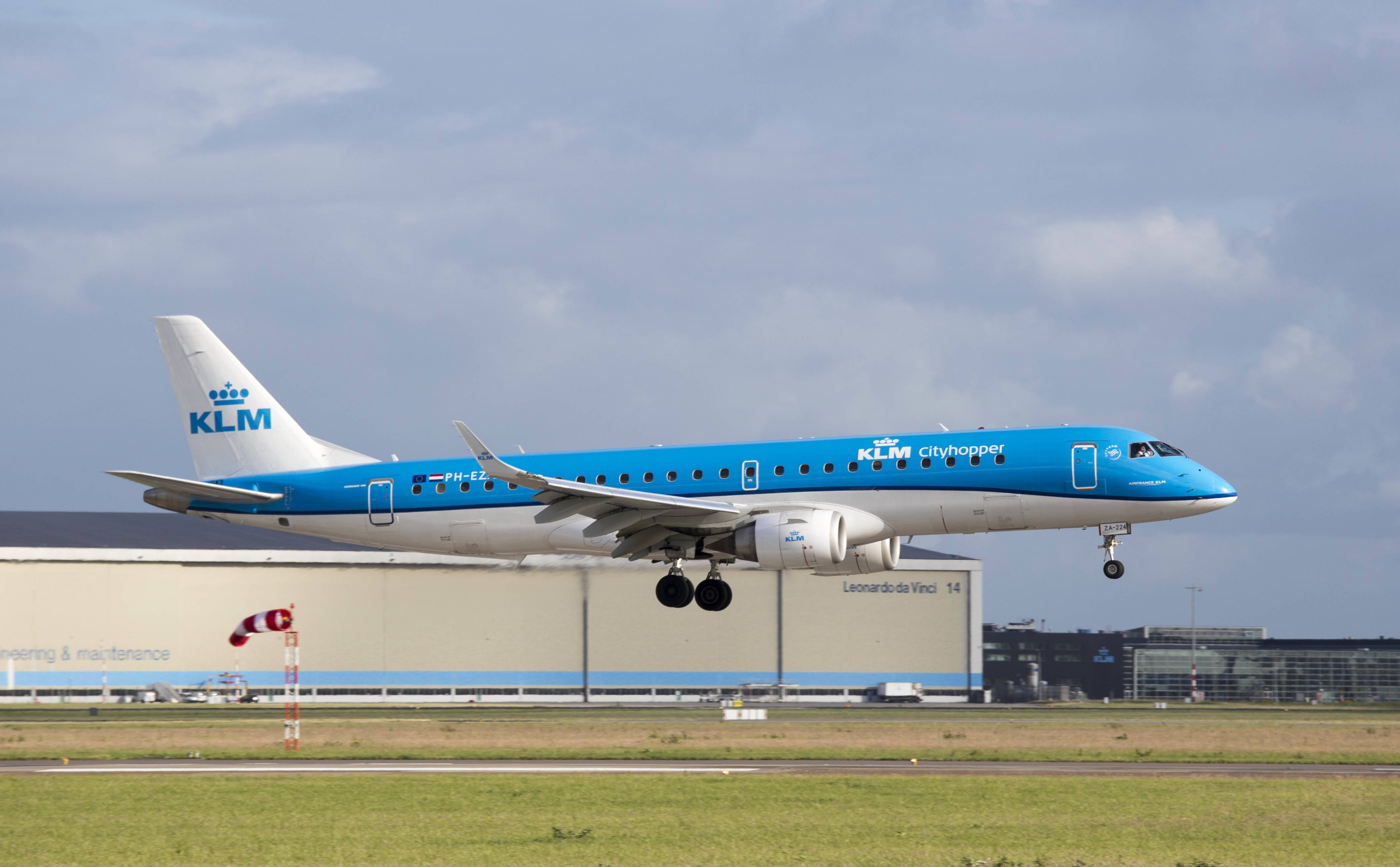 KLM Royal Dutch Airlines Embraer ERJ-190STD - SkyTeam Virtual