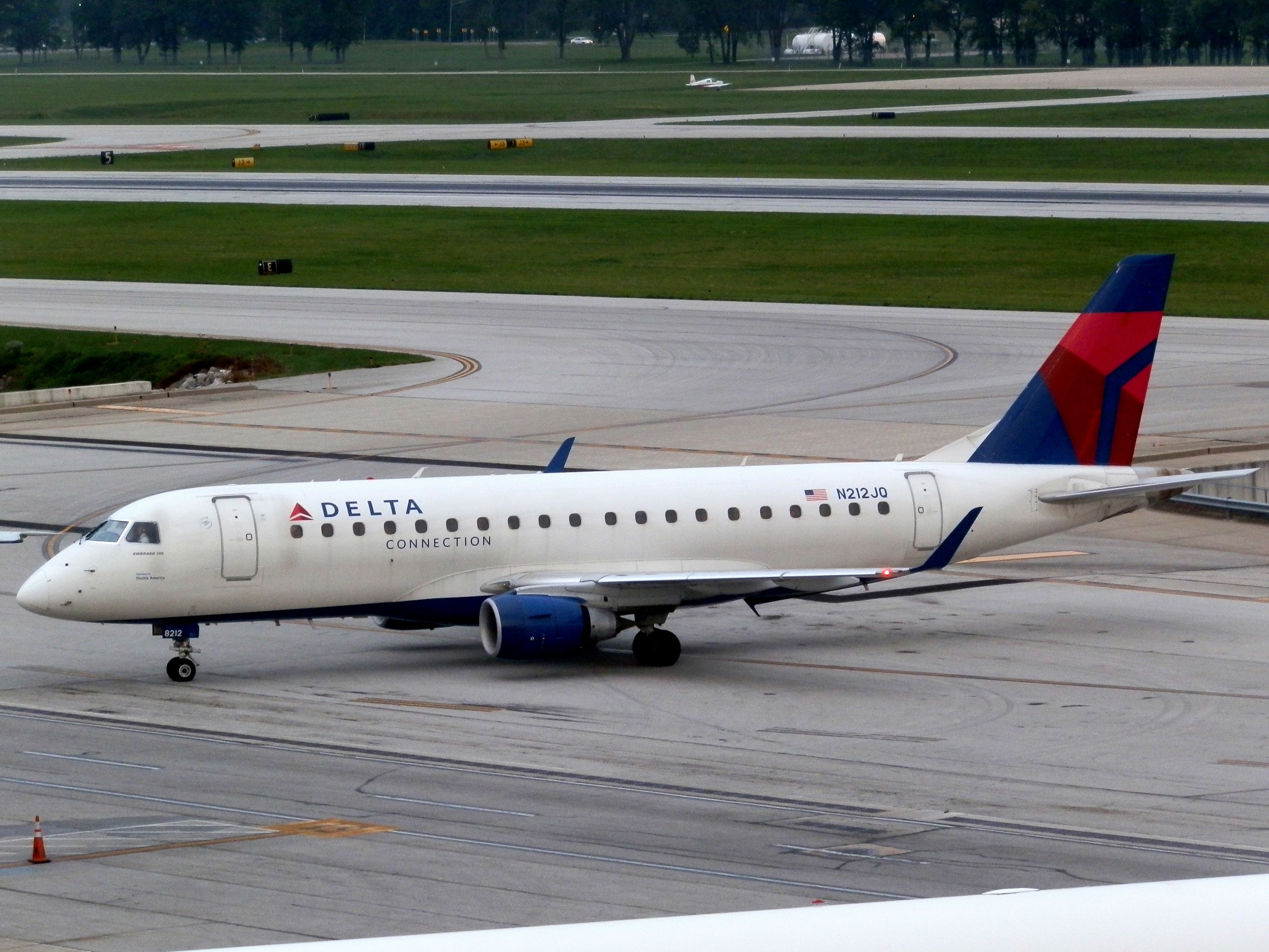 Delta Air Lines Embraer ERJ-175LR - SkyTeam Virtual