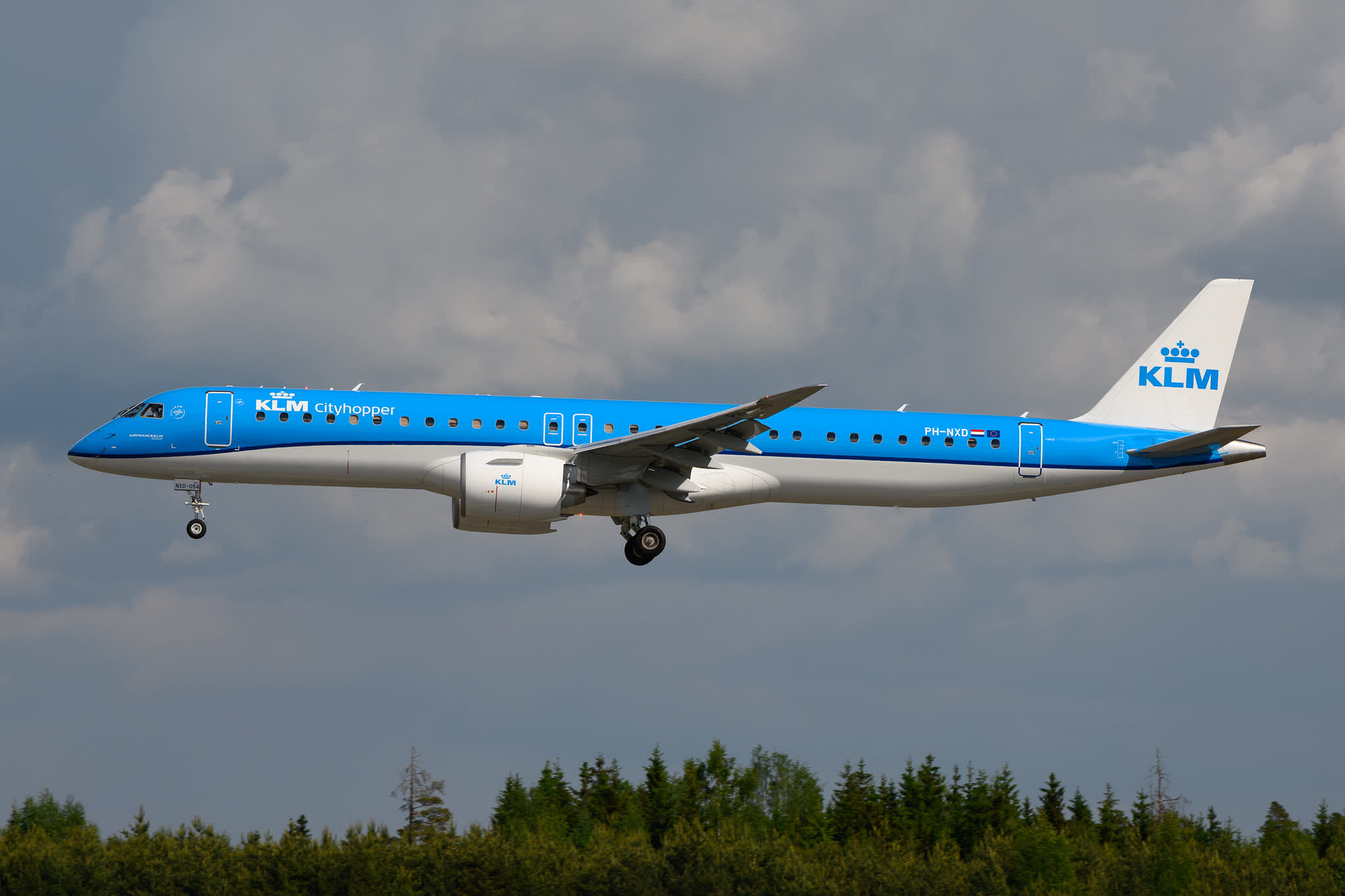 KLM Royal Dutch Airlines Embraer E195-E2 - SkyTeam Virtual