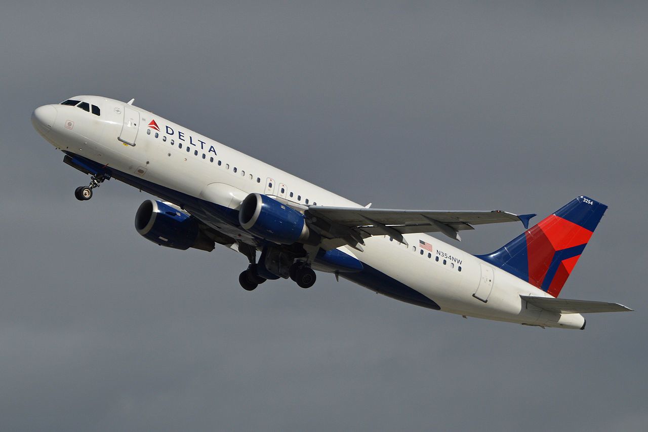 Delta Air Lines Airbus A320-212 - SkyTeam Virtual