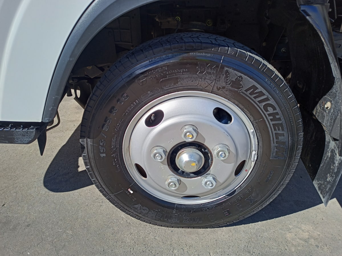 2019 Isuzu NNR 45 150 Tray Truck - Slattery Auctions