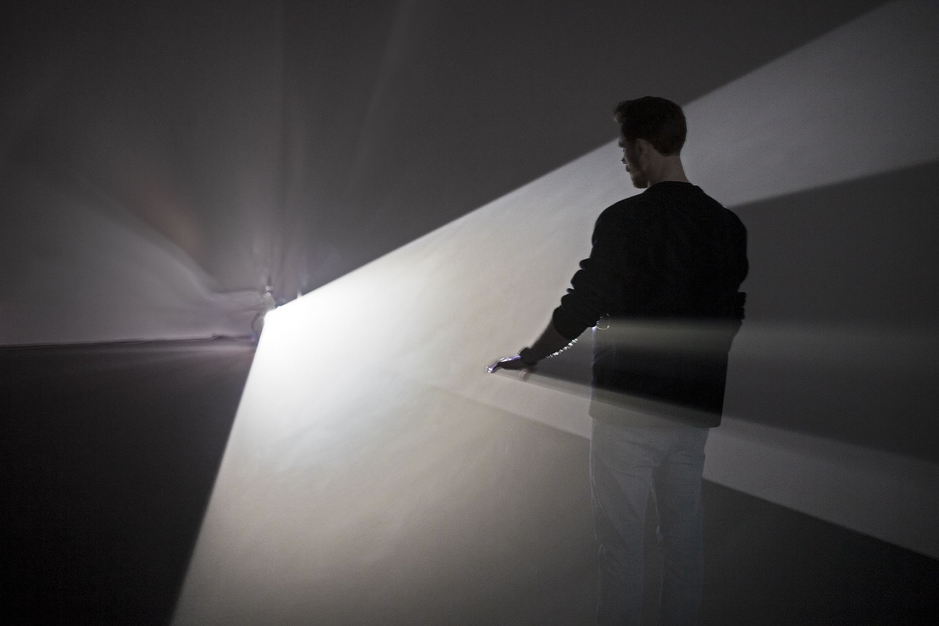 Anthony McCall - 1970s Solid-Light Works - Berlin – Sprüth Magers