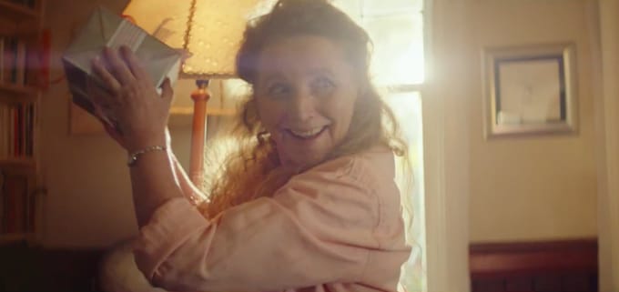 Fly Buys celebrates the act of giving - stoppress.co.nz