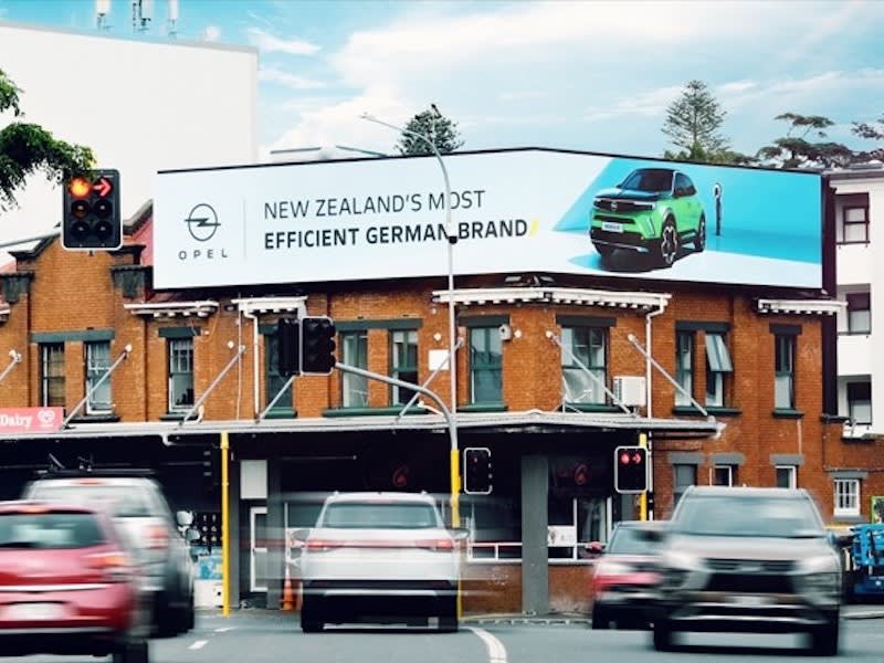 JCDecaux NZ unveils state-of-the-art Digital Large Format screen - stoppress.co.nz