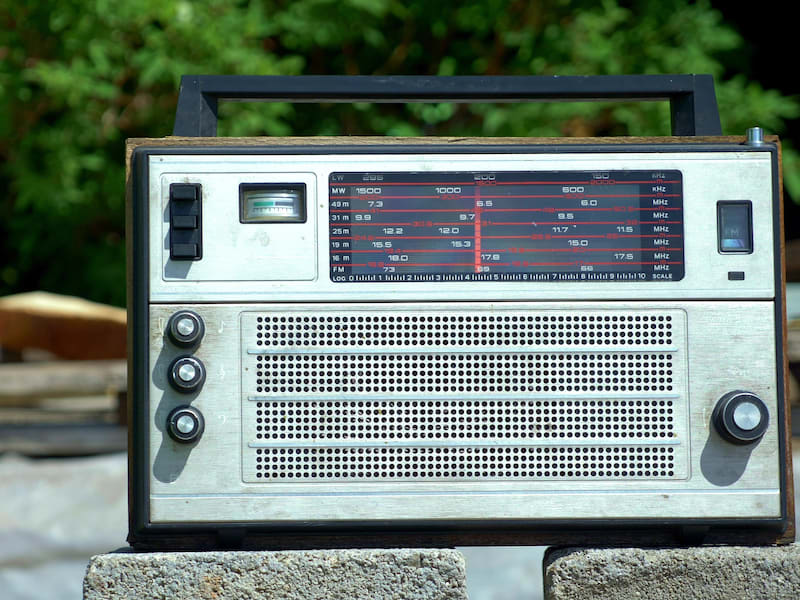 Nearly 3.4m Kiwis tune into commercial radio - stoppress.co.nz