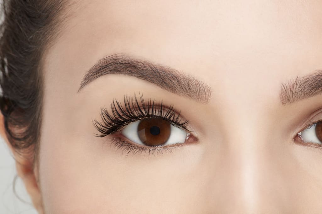 Five things to know about False Lashes - Good Magazine