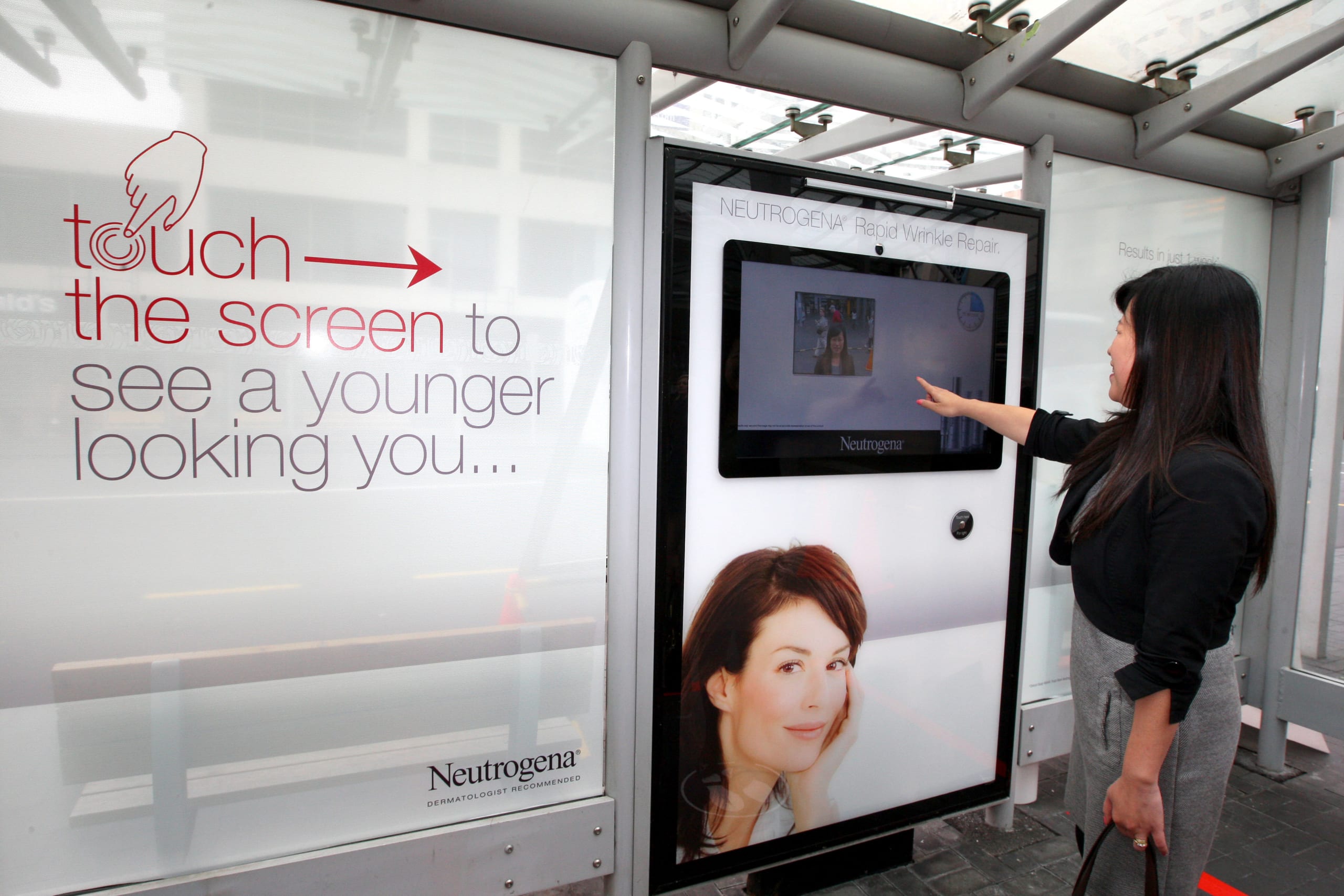 Photoshop in real life: Neutrogena's digital Adshel attempts to wind ...