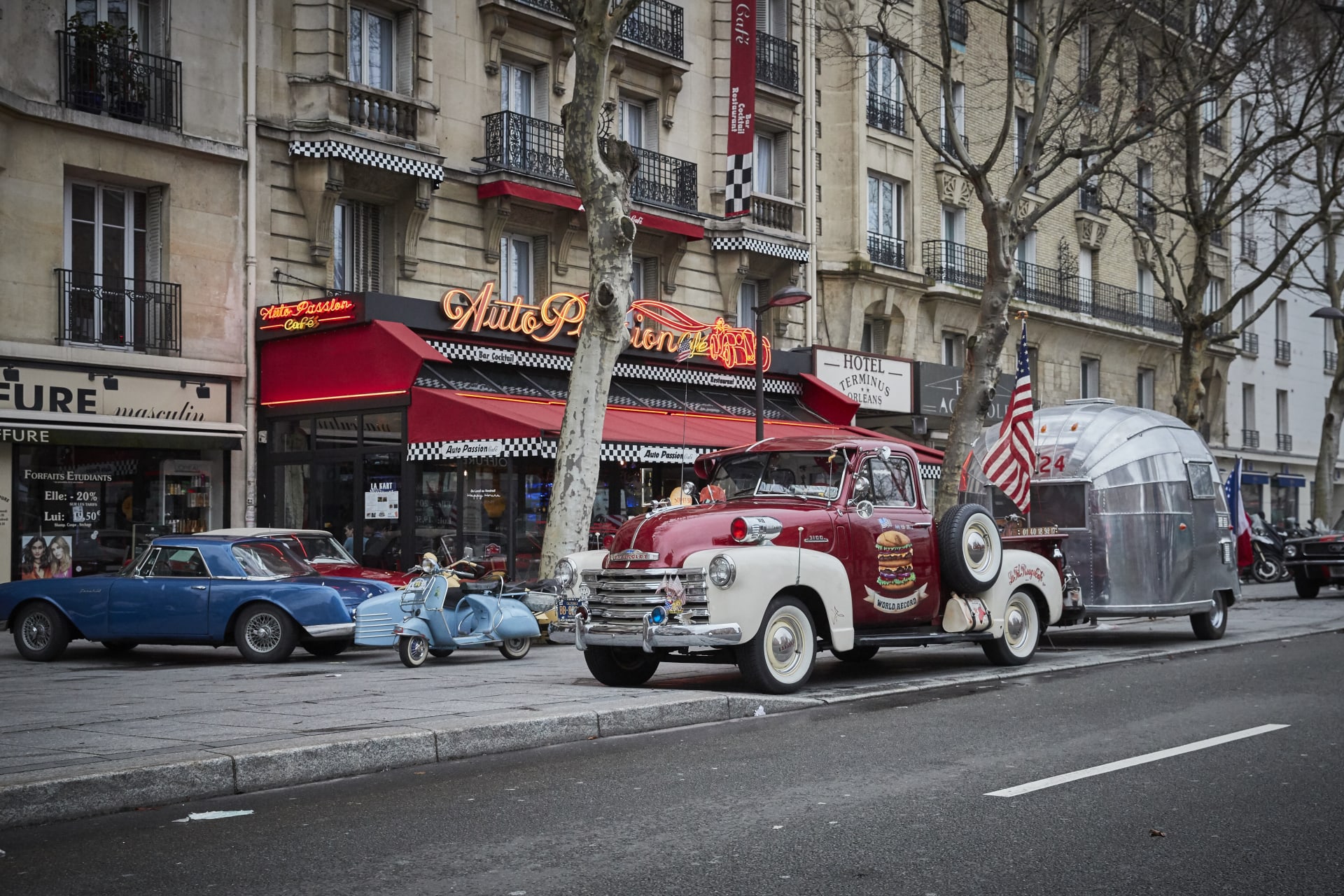 Louer Auto Passion Café | Bar Porte d'Orléans | MàJ 08/2025