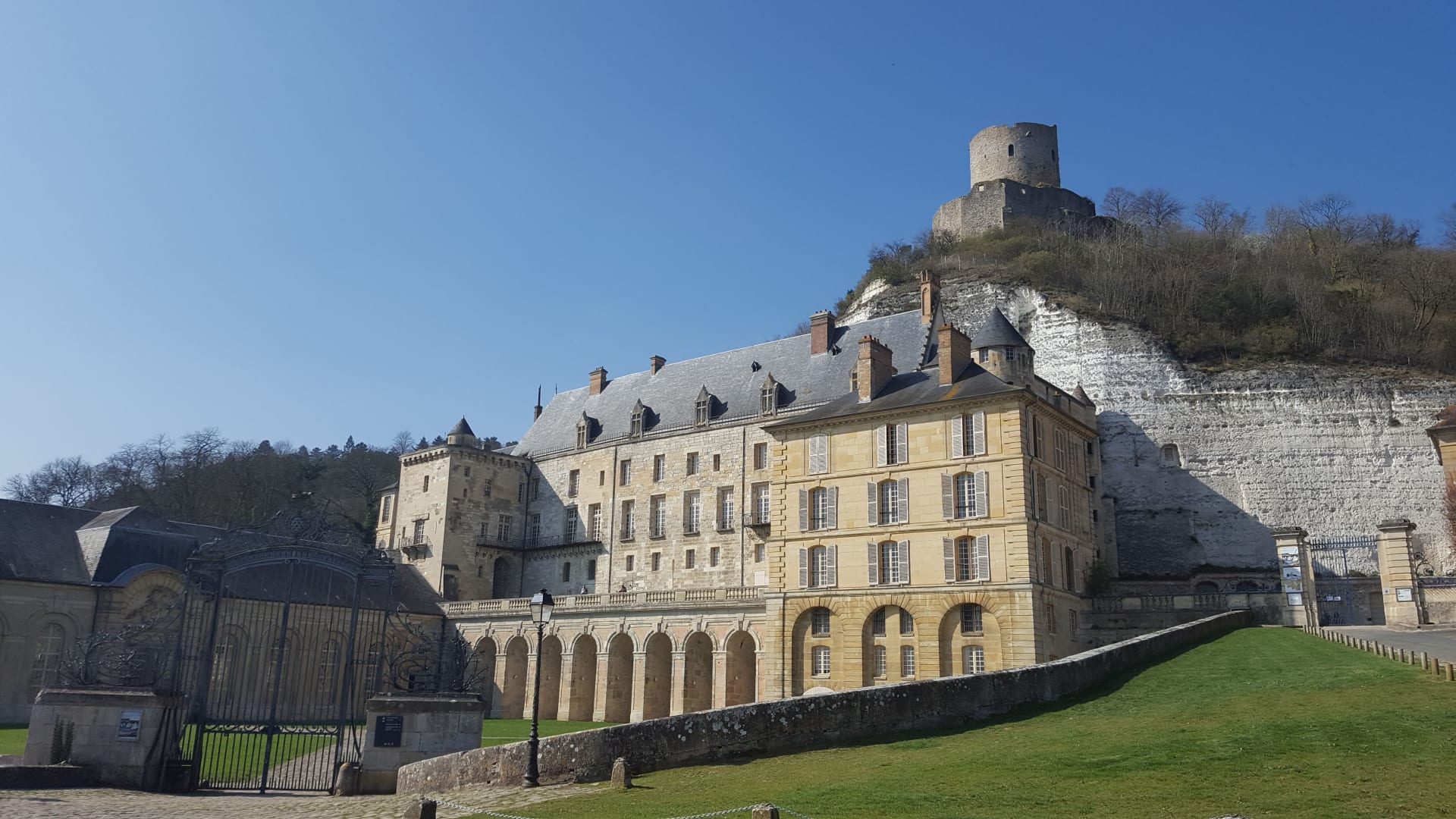 Château De La Roche-Guyon (Haute-Isle) | Château à privatiser