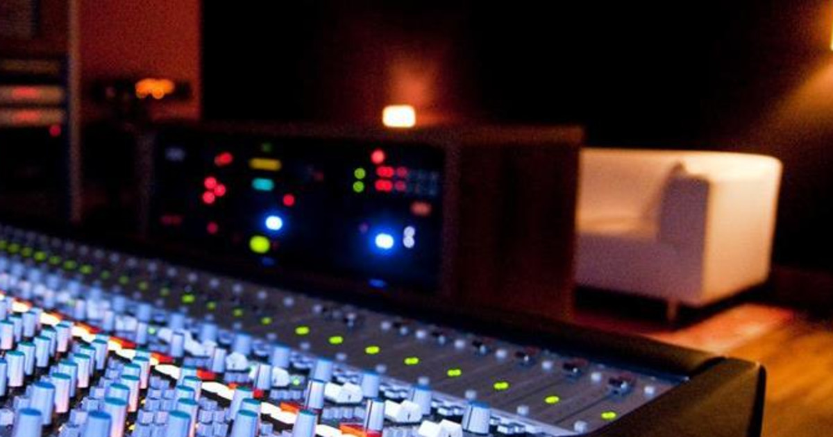 Revolver Recording Studios - Recording Studio, Mixing Engineer - Rome ...