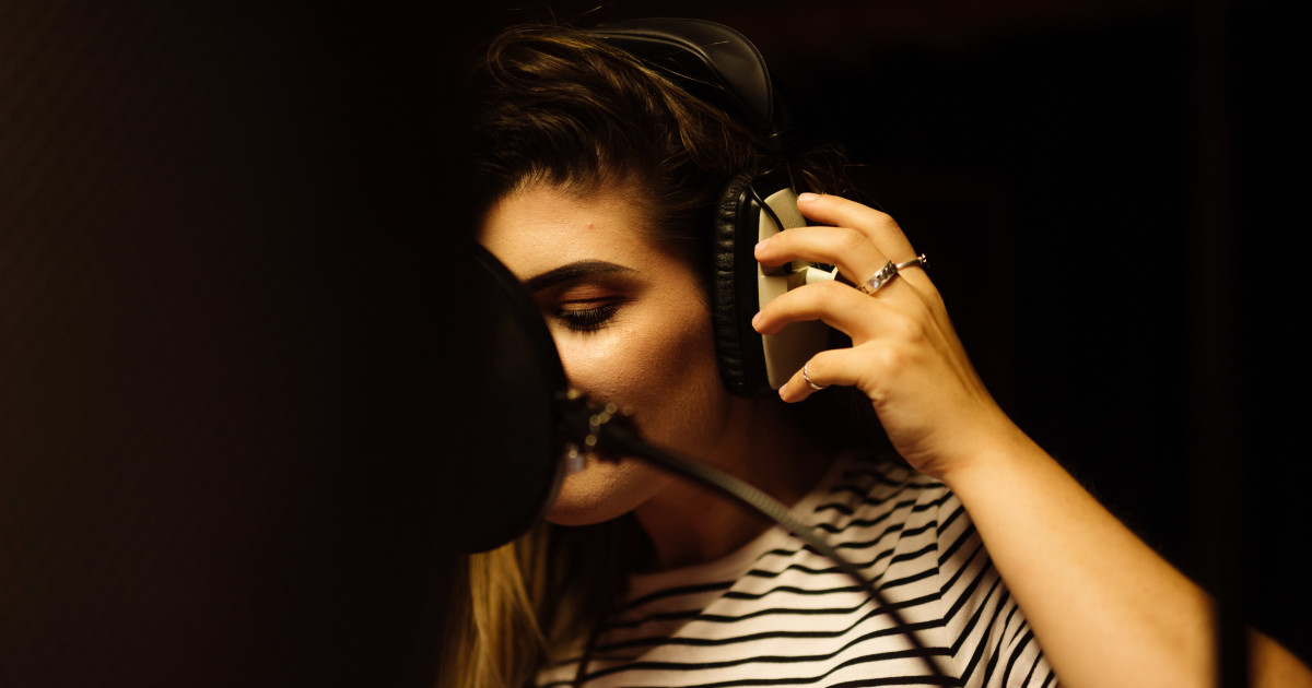 Christina Rotondo - Powerful Unique Female Vocals - United Kingdom ...