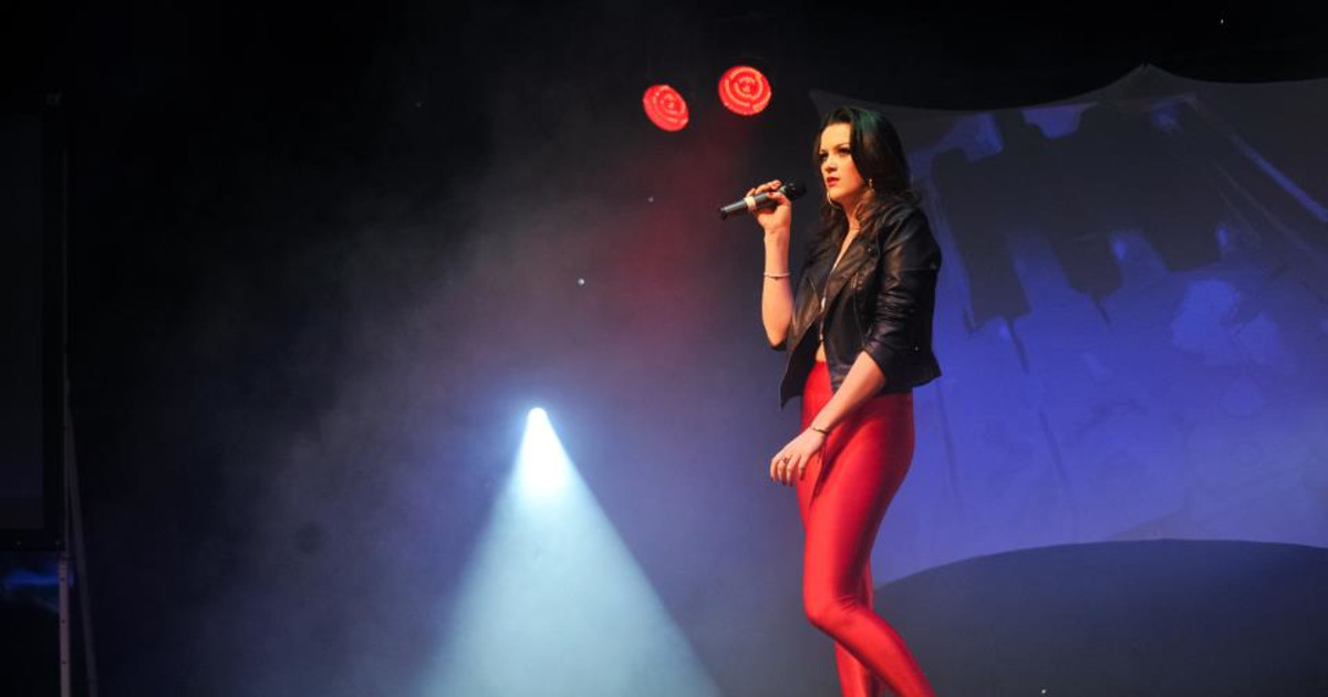 Lizzie - Singer - London | SoundBetter