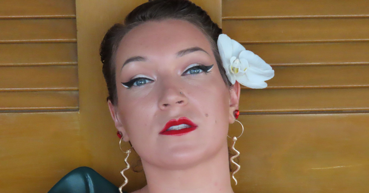 Effie Passero - singer/songwriter, demo singer - Puerto Vallarta ...