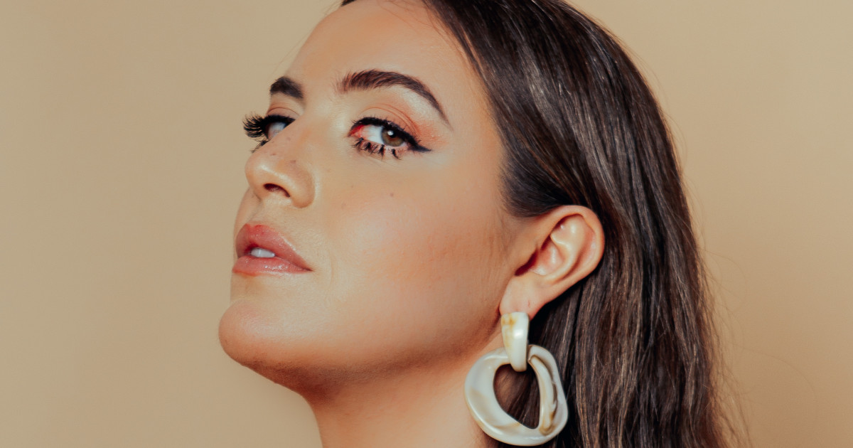 Véda - Multilingual Singer Songwriter - Montreal | SoundBetter