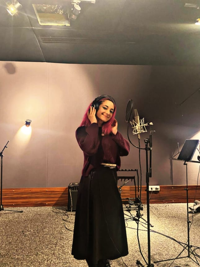 derindusunsel - Singer-Songwriter - Istanbul | SoundBetter