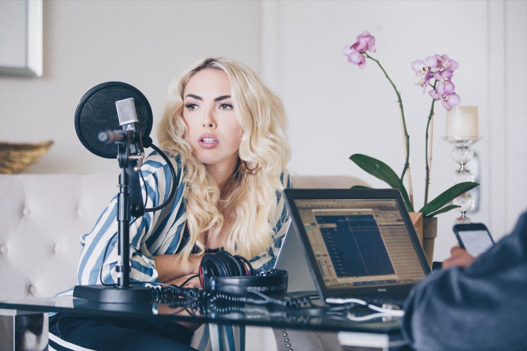 Sabryna - Singer / Songwriter - Los Angeles | SoundBetter