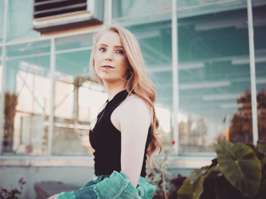 Elisha Sounds - Singer - Canada | SoundBetter