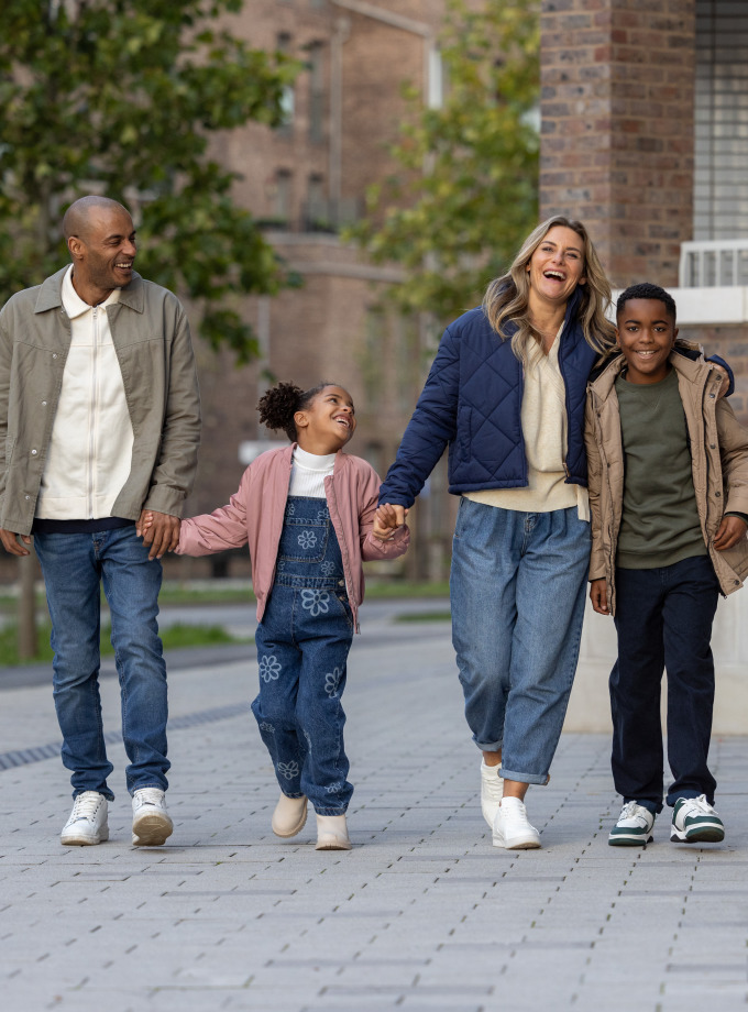 Model families | Families for advertising and commercial work.