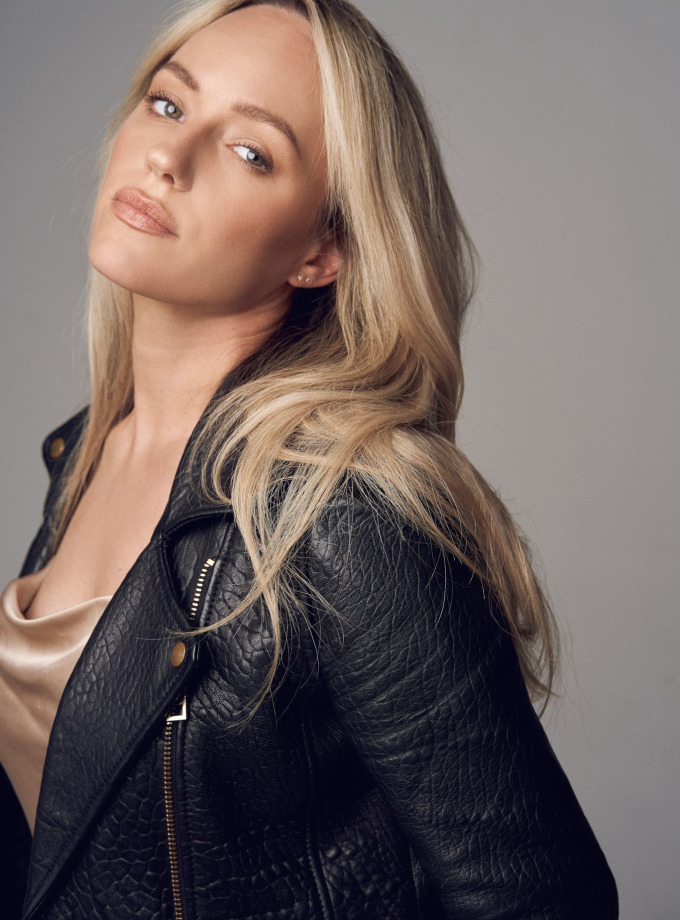 Alyson W | Female model | Source Models model agency | 253833