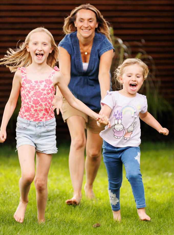 Bates Family | Speciality models | Source Models model agency | 262999