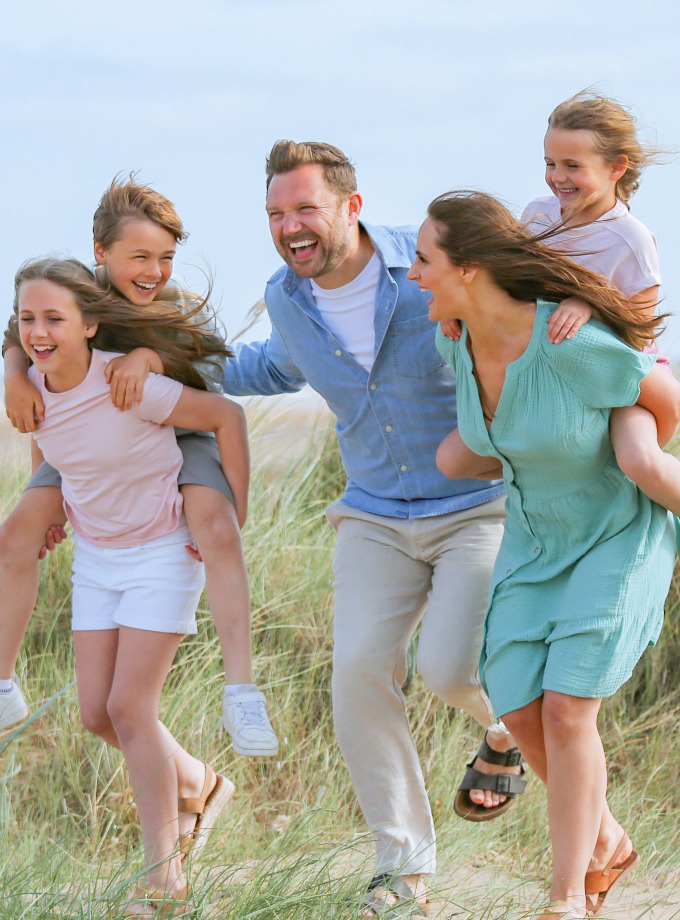 Model families | Families for advertising and commercial work.