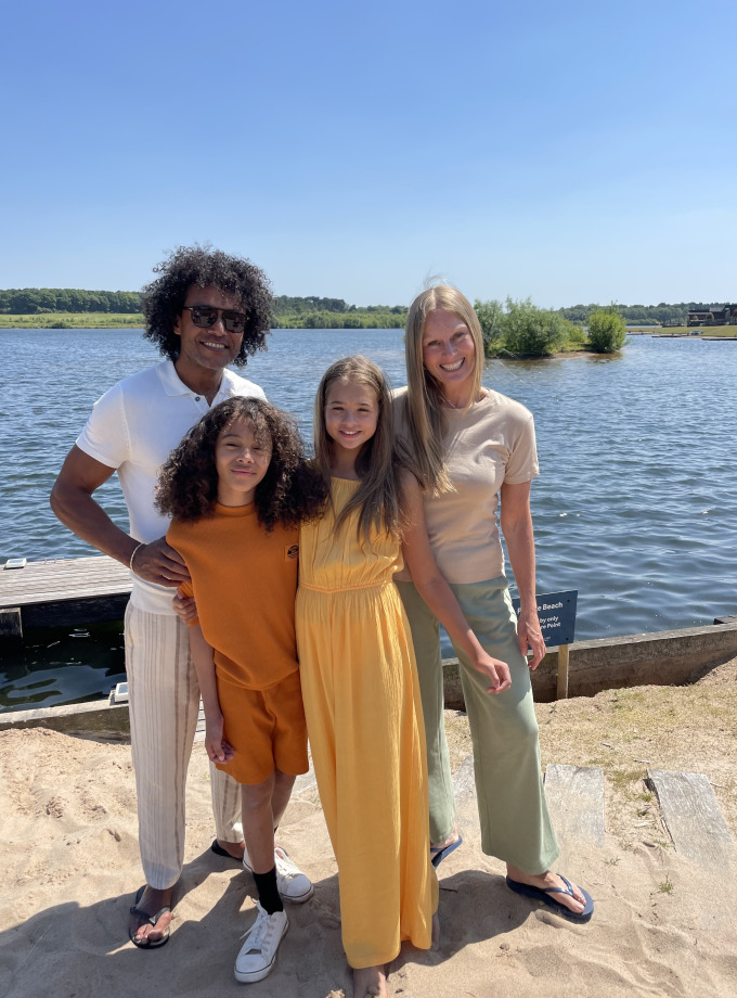 Model families | Families for advertising and commercial work.