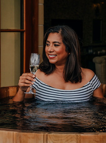 Della T | Female model | Source Models model agency | 147782