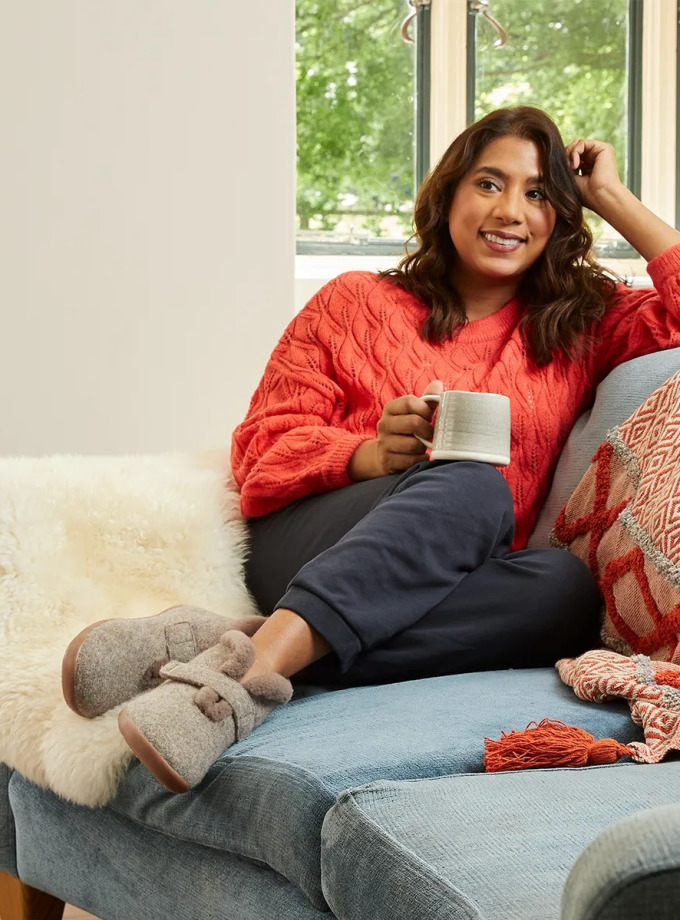 Della T | Female model | Source Models model agency | 147782