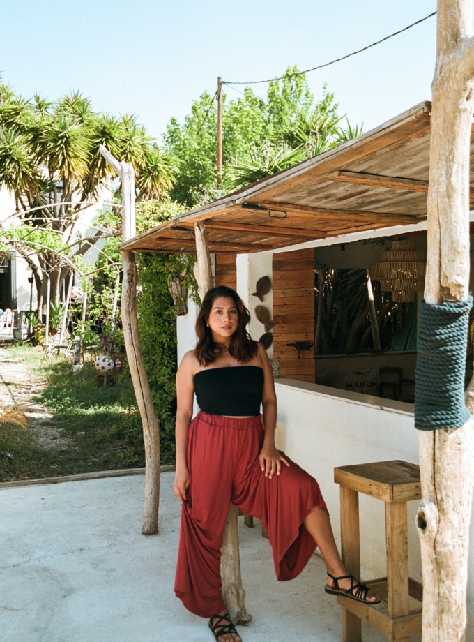 Della T | Female model | Source Models model agency | 147782