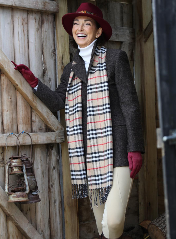 Di C | Female model | Source Models model agency | 259075