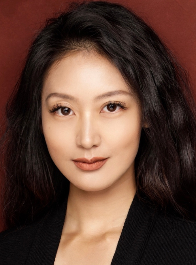 Female Model Agency in London, UK - Source Models