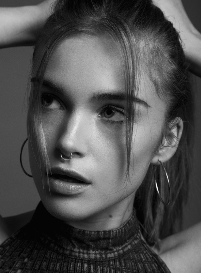 Elle J | Female model | Source Models model agency | 239938