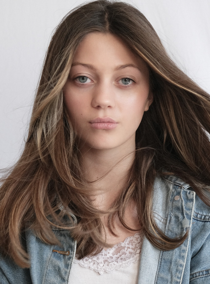 Emilia M | Child model | Source Models model agency | 229296