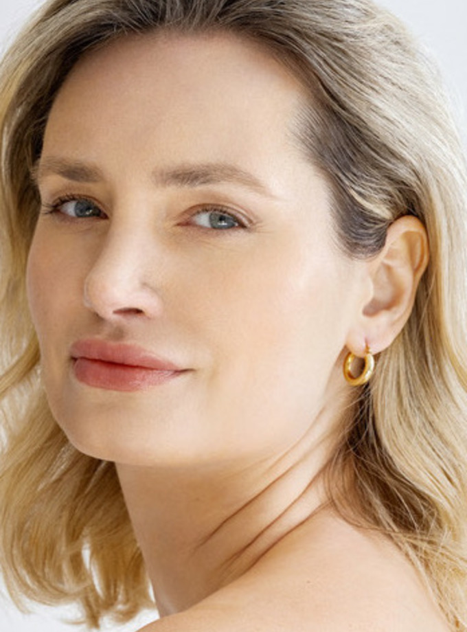 Female Model Agency in London, UK - Source Models