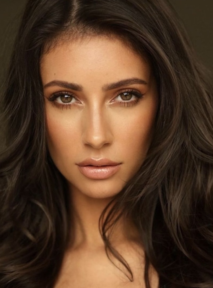 Hayley P | Female model | Source Models model agency | 125052