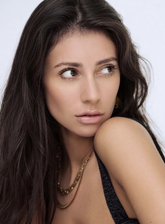 Hayley P | Female model | Source Models model agency | 125052