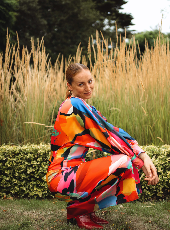 India H | Female model | Source Models model agency | 224418