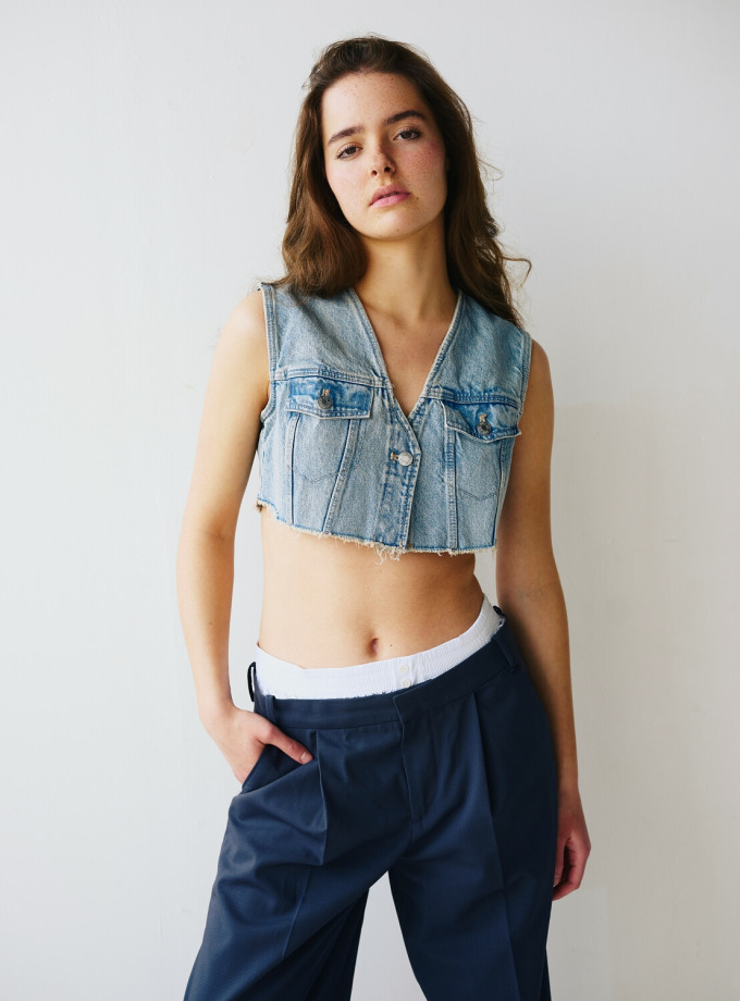 Isabelle B | Female model | Source Models model agency | 263626