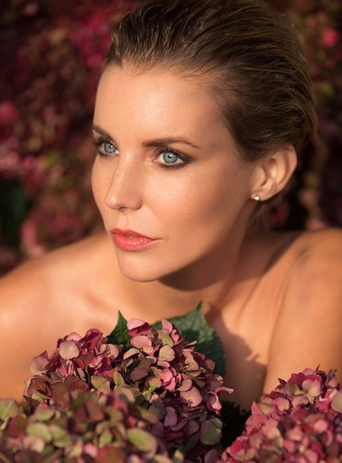 Jennifer A | Female model | Source Models model agency | 31825