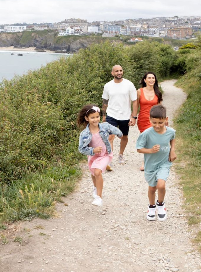 Akguney Family | Speciality models | Source Models model agency | 263828